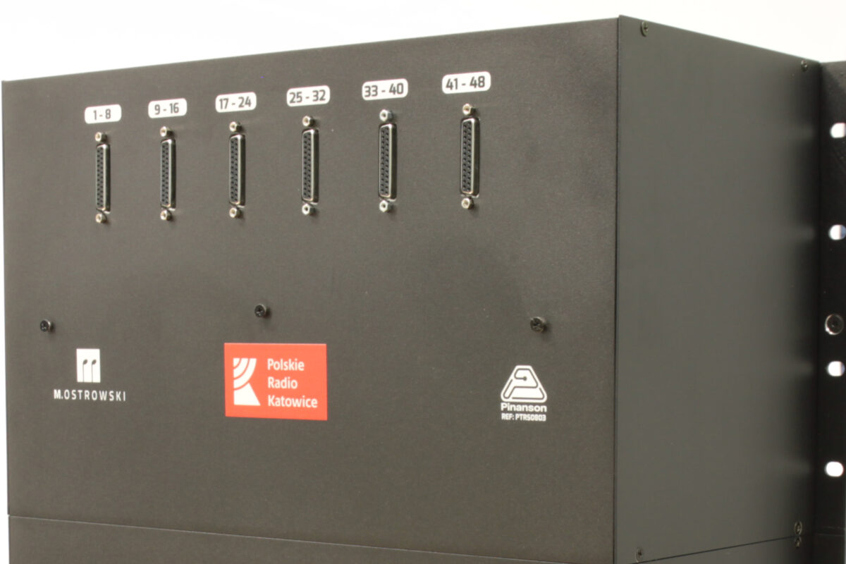 Splitter audio MIC & LINE. Box AR format. - Pinanson